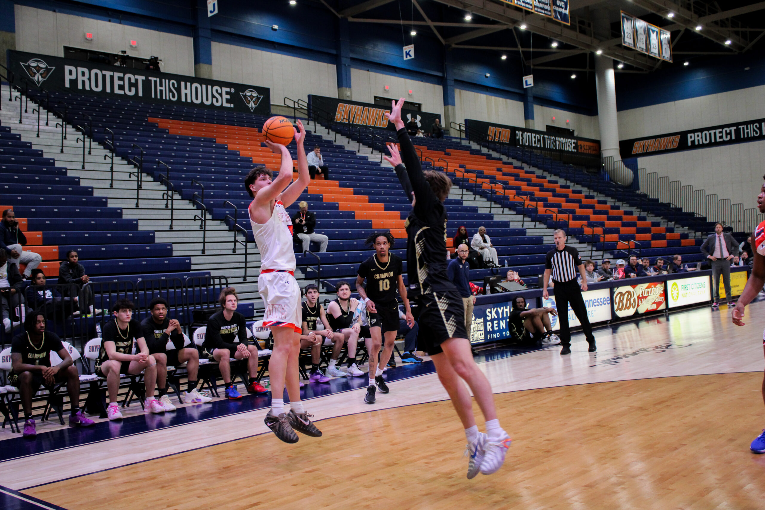 Men’s Basketball – The Pacer